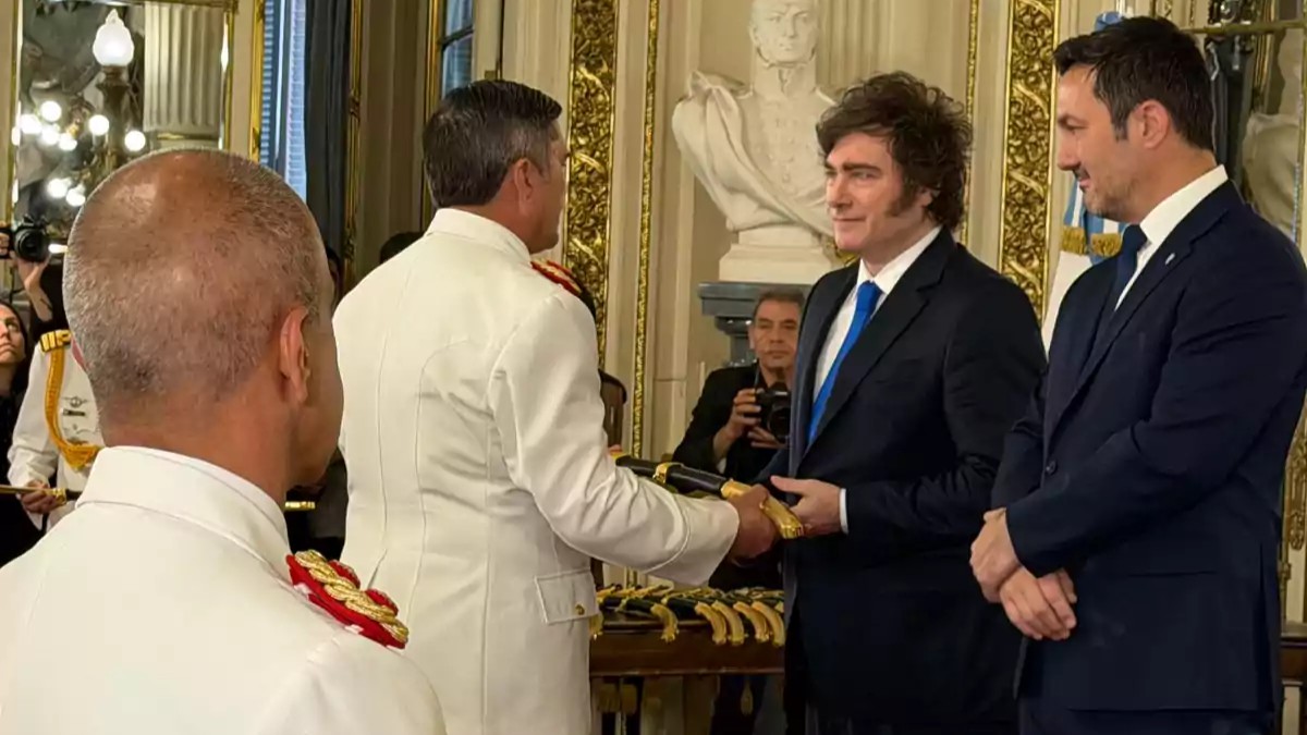 Javier Milei celebró la Entrega de Sables a los 35 nuevos generales ...